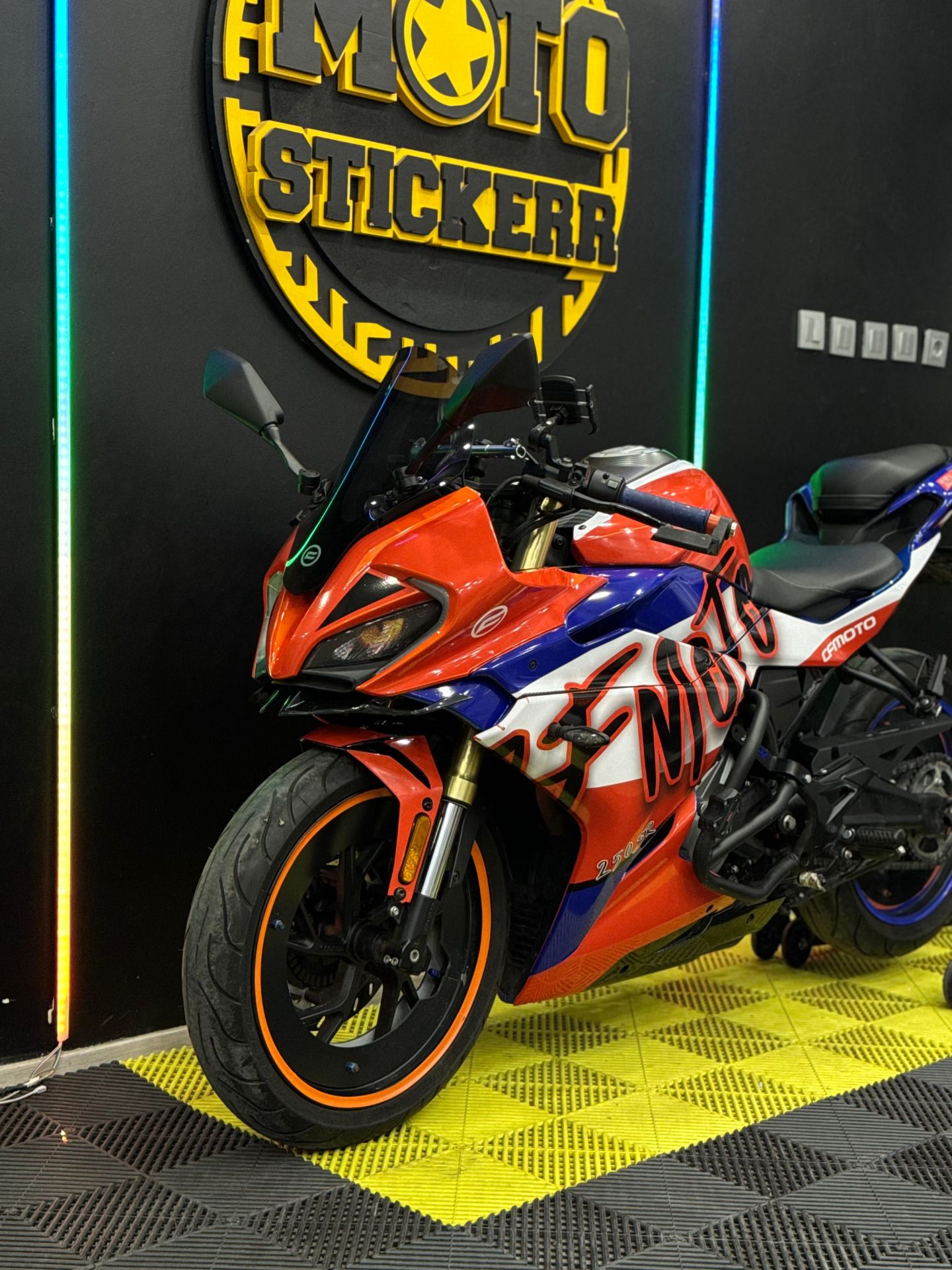 CF Moto 250SR Sticker ve Kaplama Modelleri | MotoStickerr