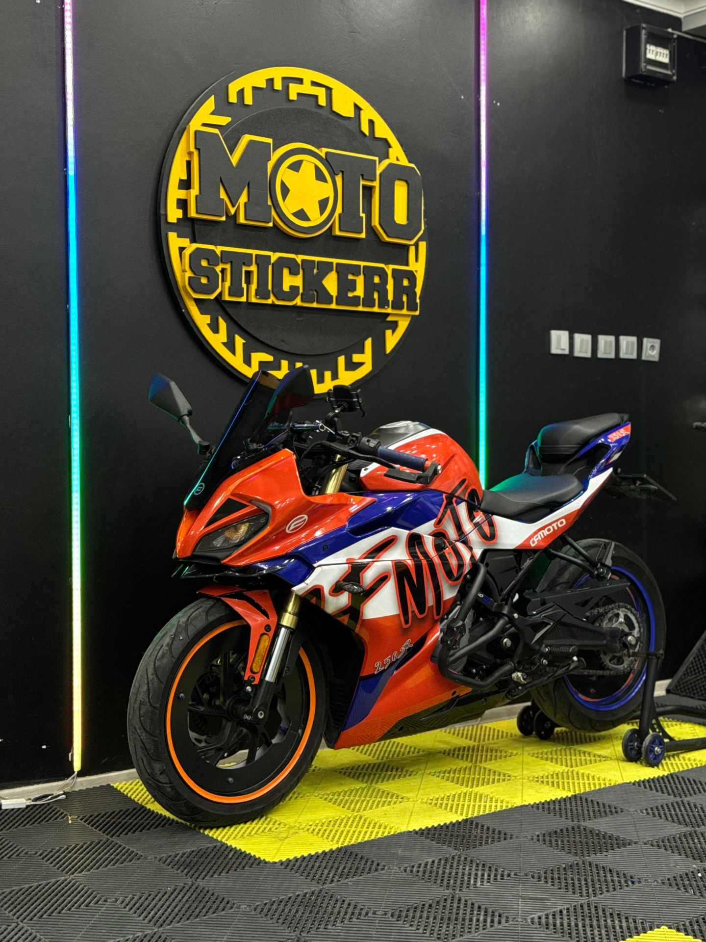 CF Moto 250SR Sticker ve Kaplama Modelleri | MotoStickerr