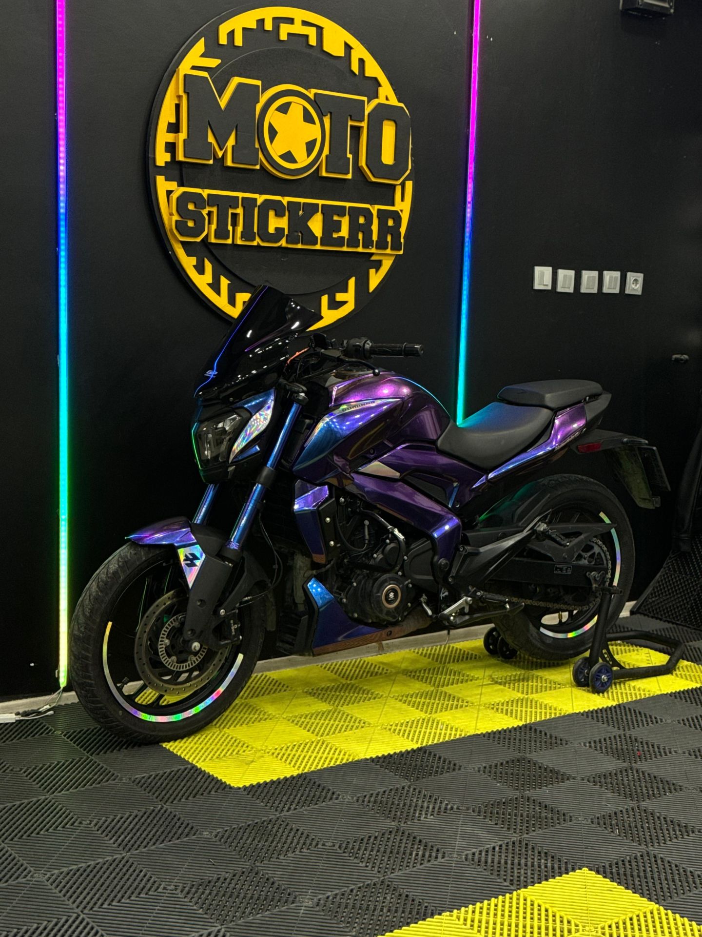 Bajaj Dominar Sticker ve Kaplama Modelleri | MotoStickerr